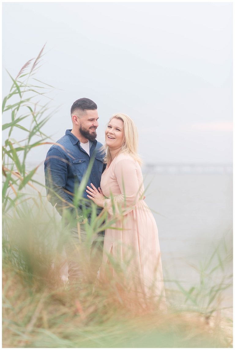 A Beachy Kent Island Engagement Session | Jess & Dave ...